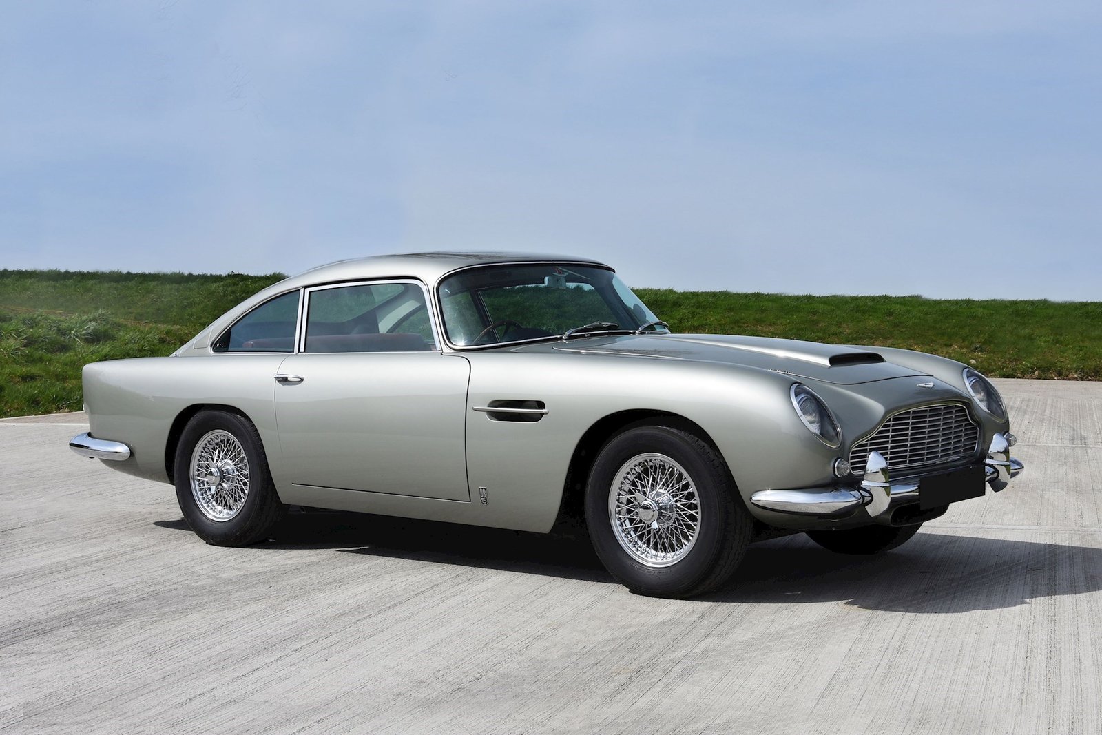 Features of Iconic British Cars